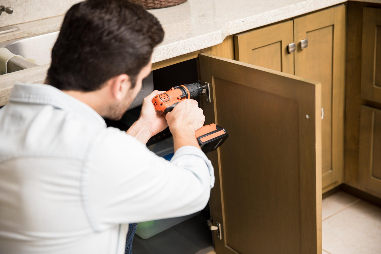 Fixing Loose Cabinet Doors Easily: Must-Know Tricks
